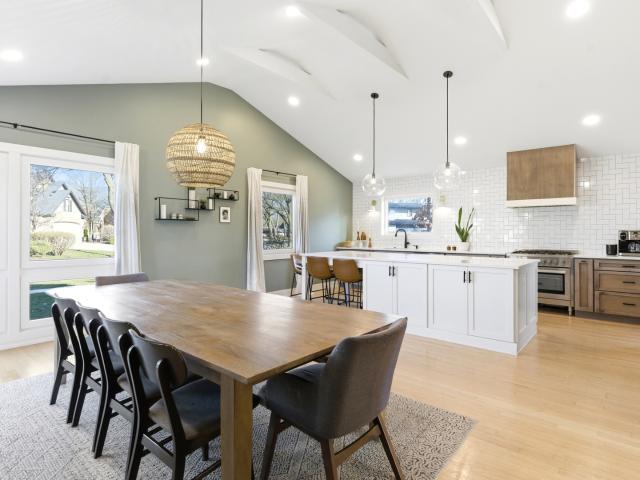 334 Huntington Ln, Elmhurst, IL 60126 | MLS #12640