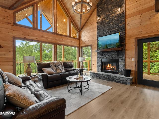 334 Long Hollow Rd
