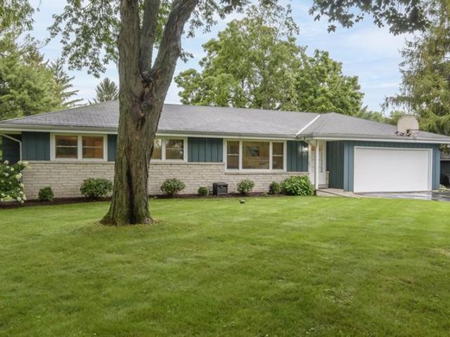 334 Maple Way S, Waukesha, WI 53188