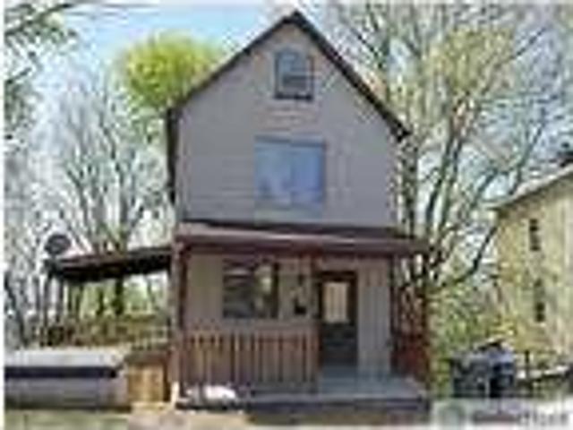 334 S 4th St