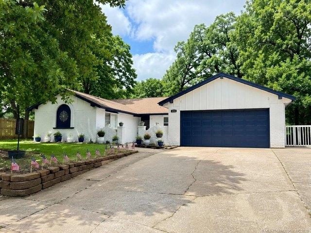 334 Spruce Ct, Sand Springs, OK 74063