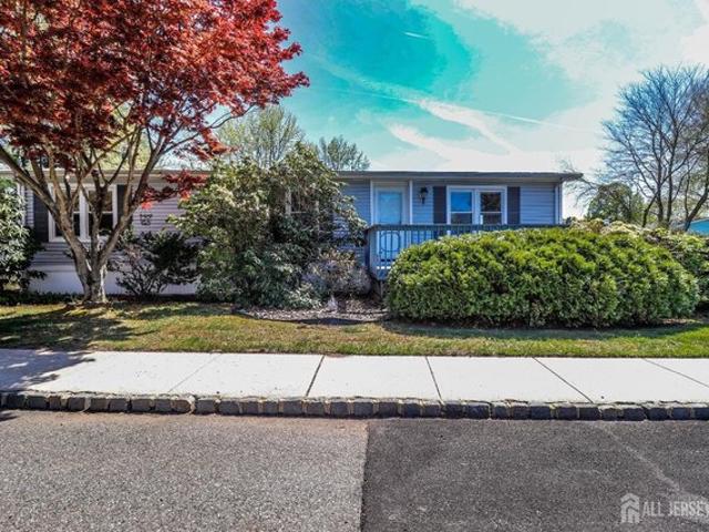 334 Pond Ct, Spotswood, NJ 08884