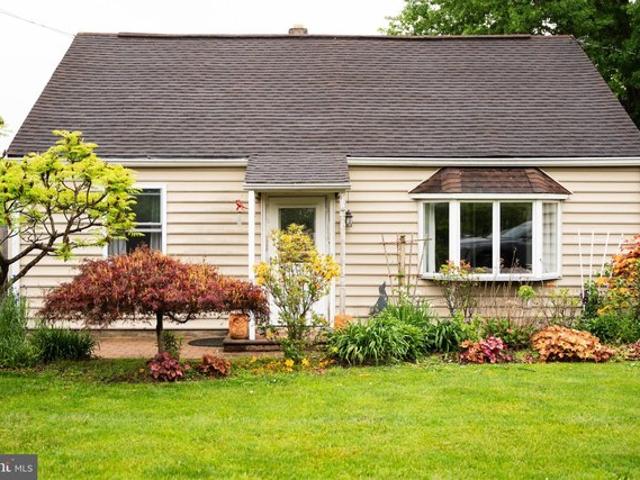 334 W Broad St, Hatfield, PA 19440