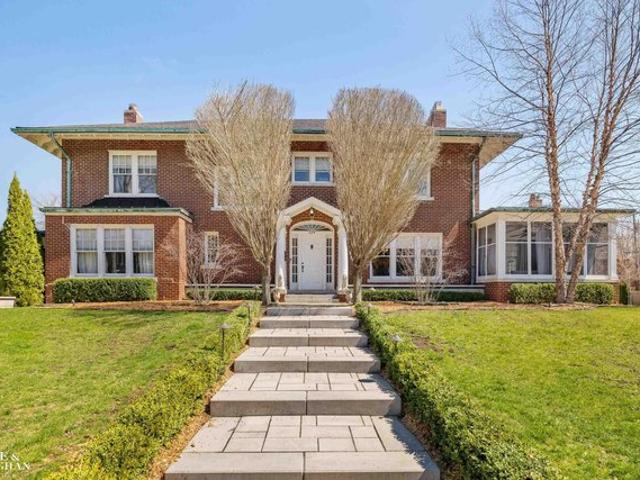 334 University Pl, Grosse Pointe, MI 48230
