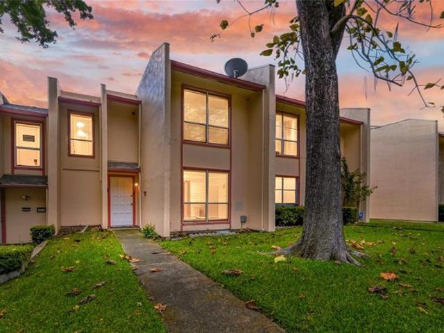 334 Valley Park Dr, Garland, TX 75043