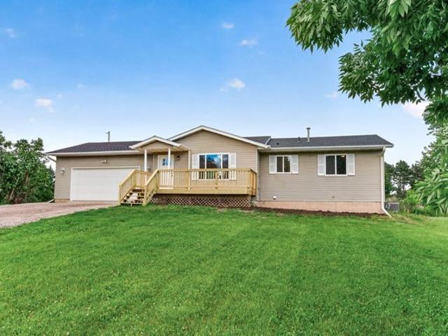 33545 Oriole Ave, Lindstrom, MN 55045