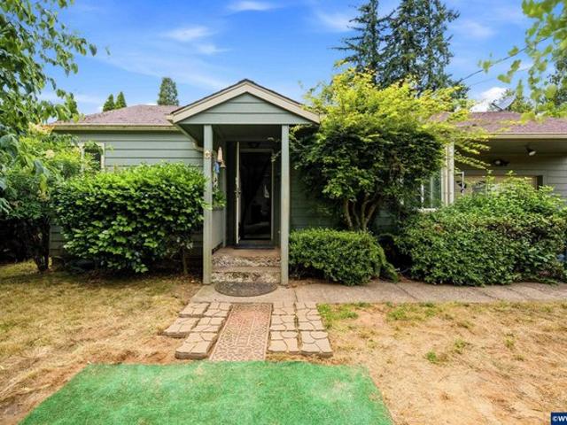 3355 Maywood Dr SE, Salem, OR 97302