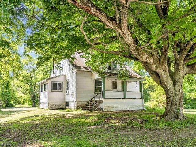 3356 S Leavitt Rd SW, Lordstown, OH 44481