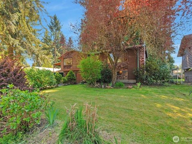 3356 SE Summer Pl, Port Orchard, WA 98366