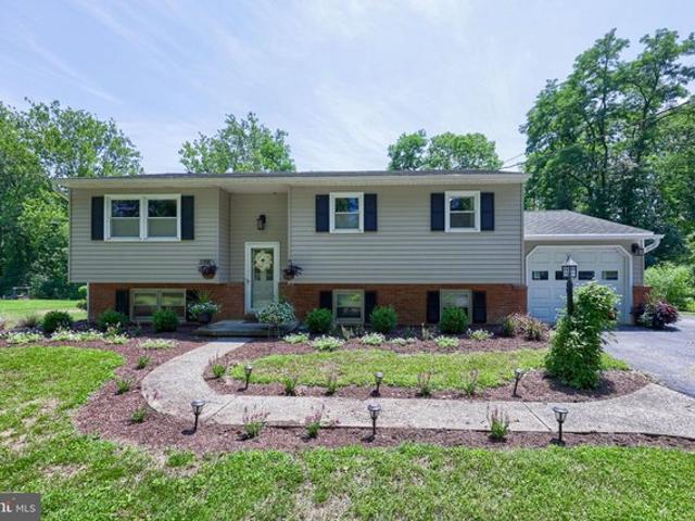 3356 Turnpike Rd, Elizabethtown, PA 17022
