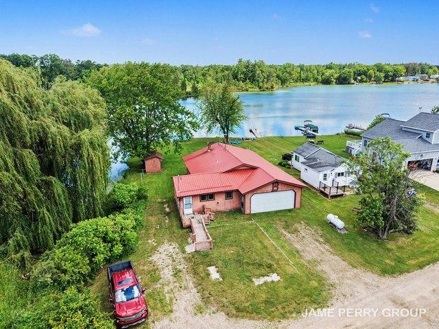 3357 Flint Dr, Sheridan, MI 48884