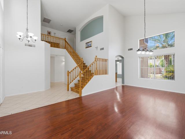 3358 E PARK Avenue