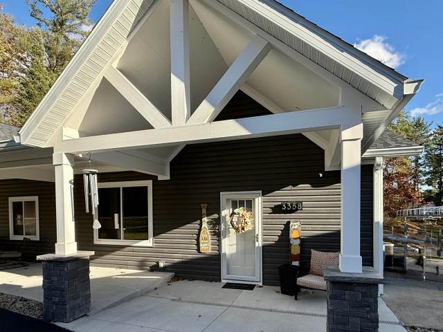 3358 E Pinecrest Drive