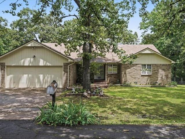 33591 Oak Park Dr, Wagoner, OK 74467