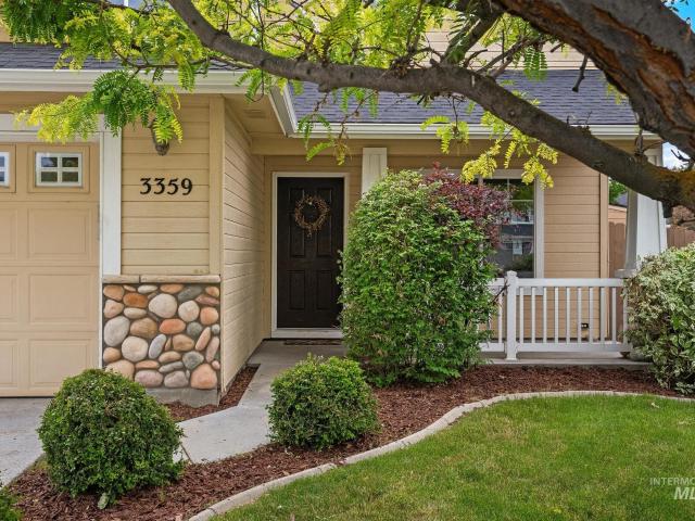 3359 N Macon Pl