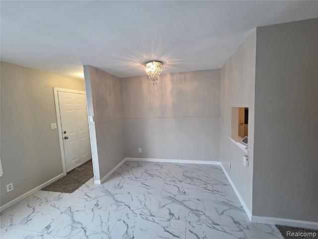 3359 W Grand Street