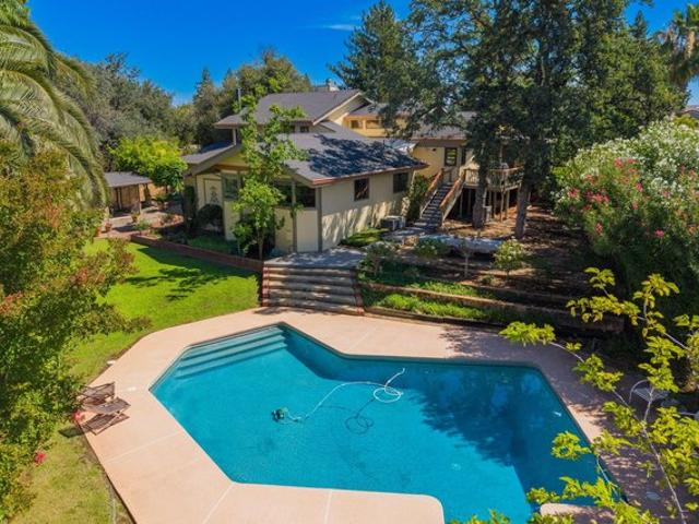 3350 Mountain Oak Dr, Redding, CA 96001