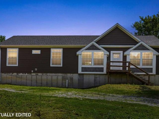 3350 th St, Riverside, IA 52327