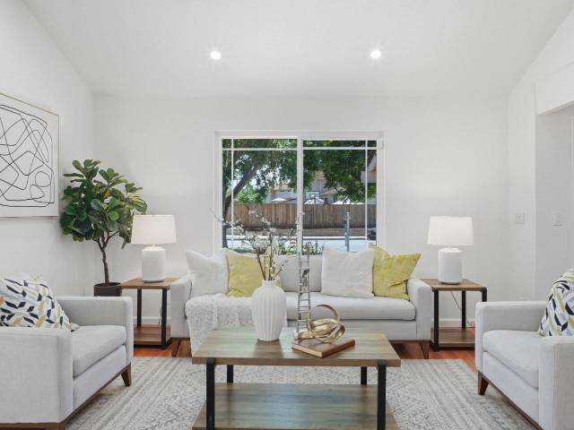 3350 Woodside Lane
