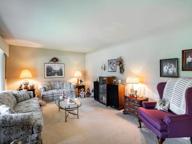 3351 Moraine Dr