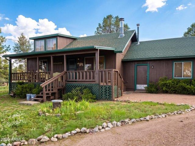 3351 Apache Dr, Overgaard, AZ 85933