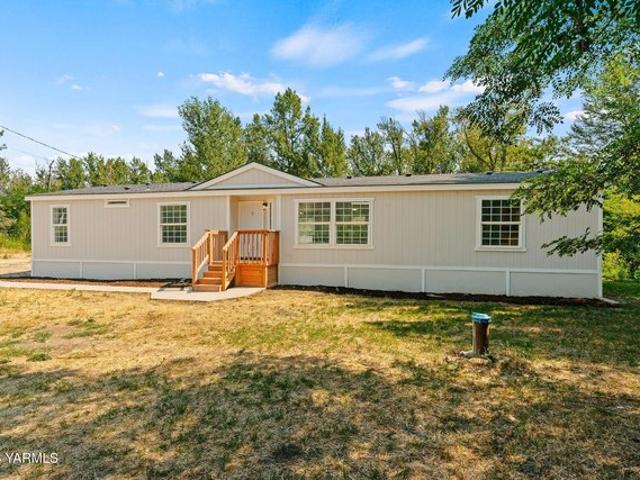3351 S Naches Rd, Naches, WA 98937