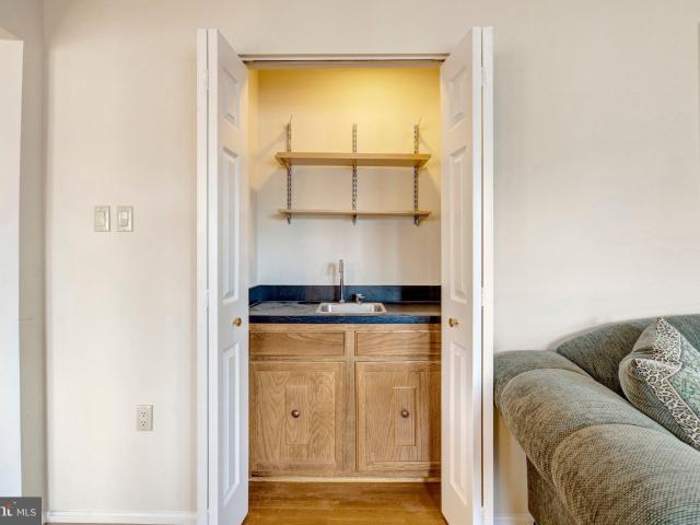 3352 Broken Knife Ct, Annandale, VA 22003 | MLS #VAFX2325