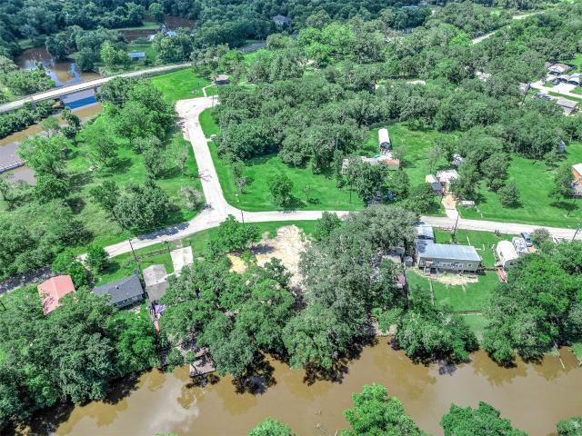 335 & 339 Treasure Drive