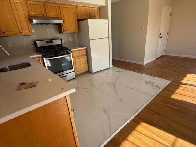 335 345 Broadway # 2