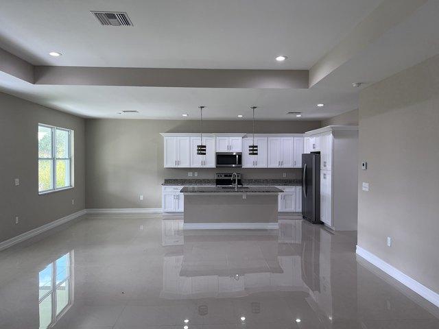 335 4th Ave, Labelle, FL 33935