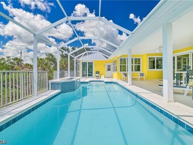 335 Cowry Ct, Sanibel, FL 33957