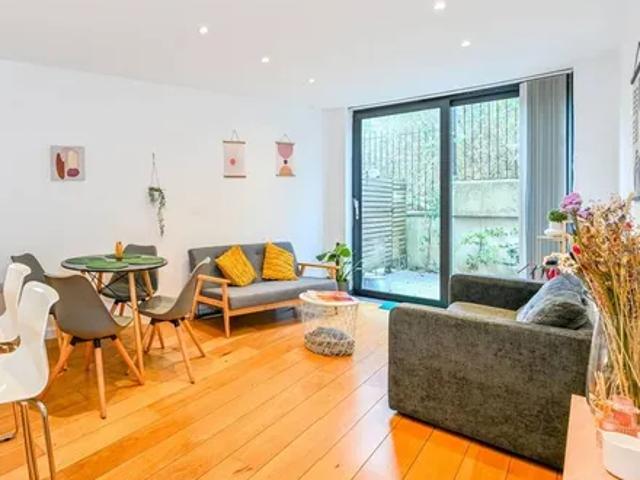 335 Caledonian Road, London, N1 1DY, United Kingdom | 3 bed duplex for rent #138989691 | Rentberry