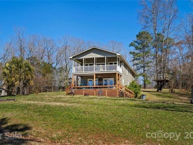 335 Carroll Cv, Lake Wylie, SC 29710