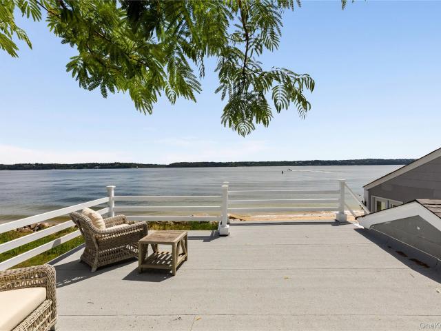 335 Centre Island Road