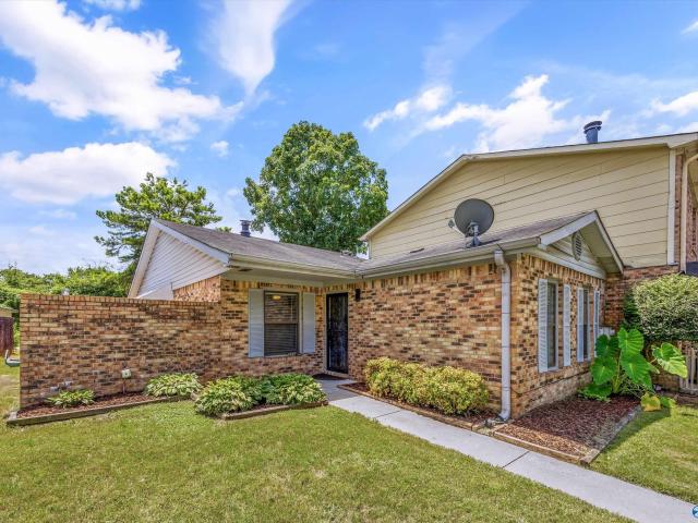 335 Chateau Drive SW
