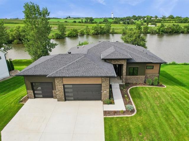 335 Chestnut St, De Soto, IA 50069