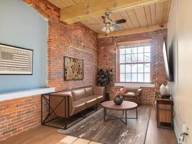 335 Cypress St #1P, Manchester, NH 03103 MLS 5038875