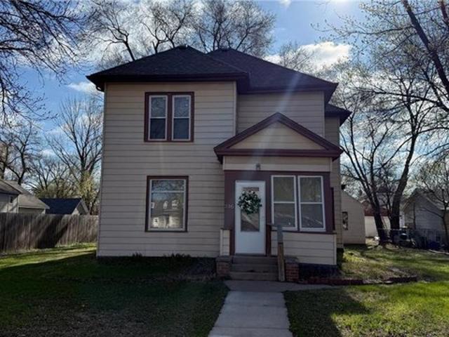 335 Adams St SE, Hutchinson, MN 55350