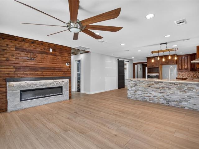 335 Avenue I