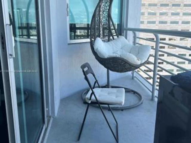 335 Biscayne Bl #4200 Miami, FL 33131