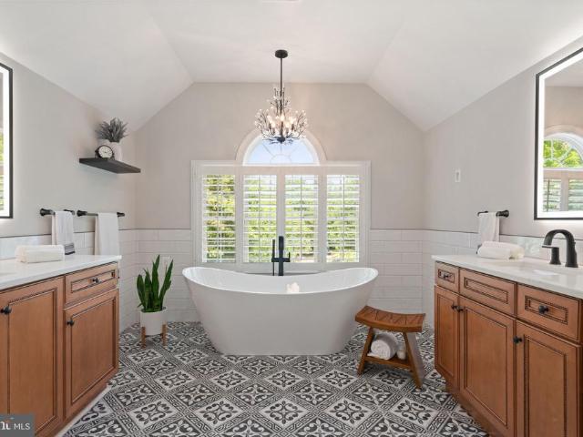 335 Gentle Breeze Circle