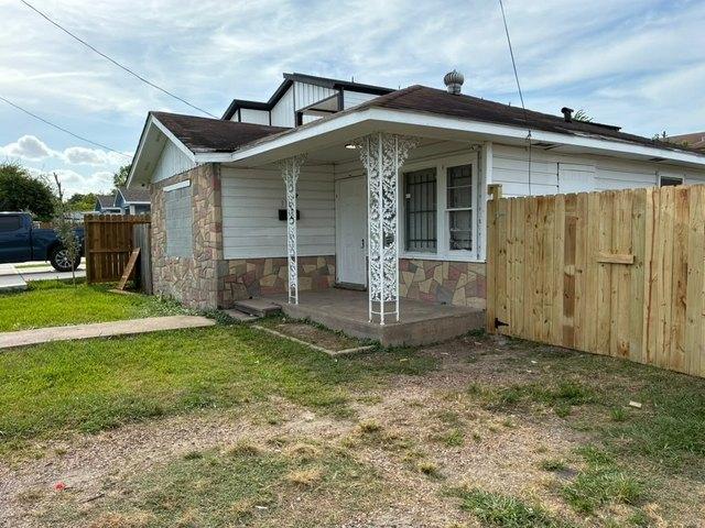 335 Delaware St, Houston, TX 77029
