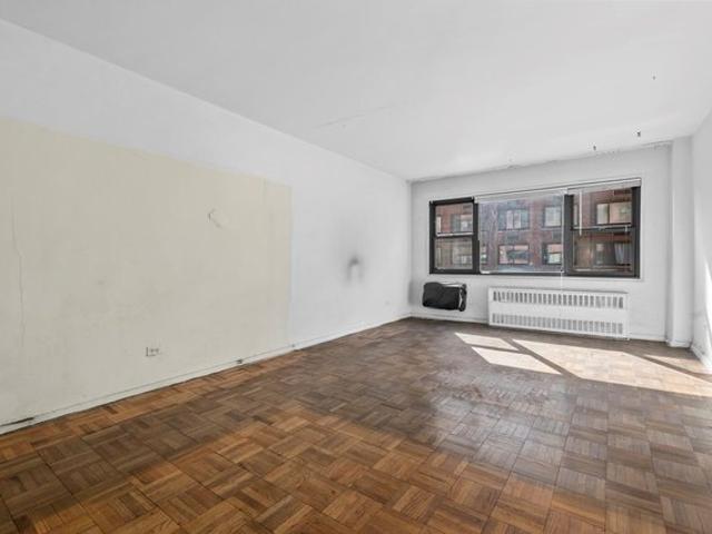 335 E 51st St Apt 4D, New York, NY 10022