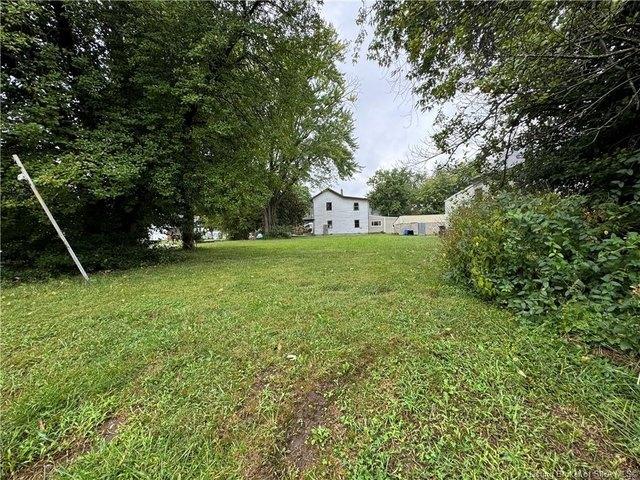 335 E 15th St, New Albany, IN 47150