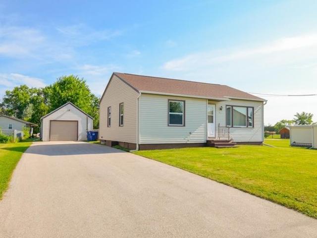 335 E Cedar St, Pulaski, WI 54162