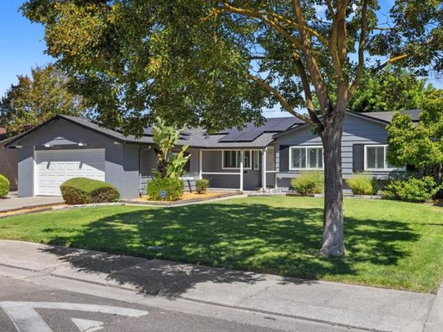 335 E Robinhood Dr, Stockton, CA 95207