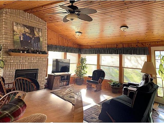 335 E Sorenson Ave, Appleton, MN 56208