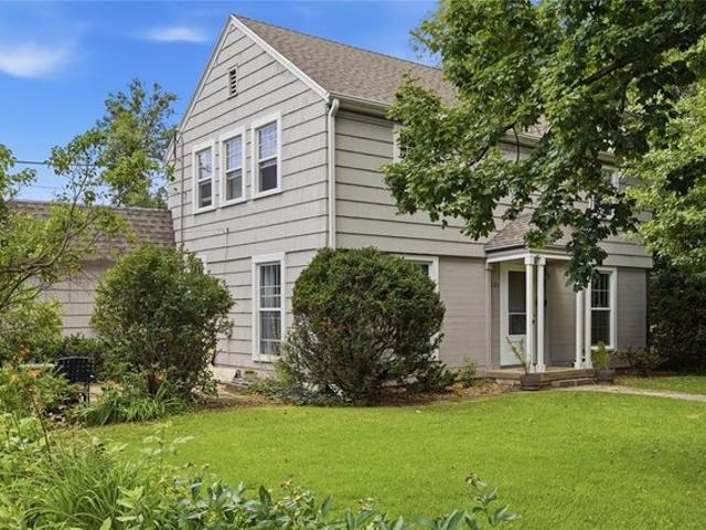 335 Forest Dr SE, Cedar Rapids, IA 52403