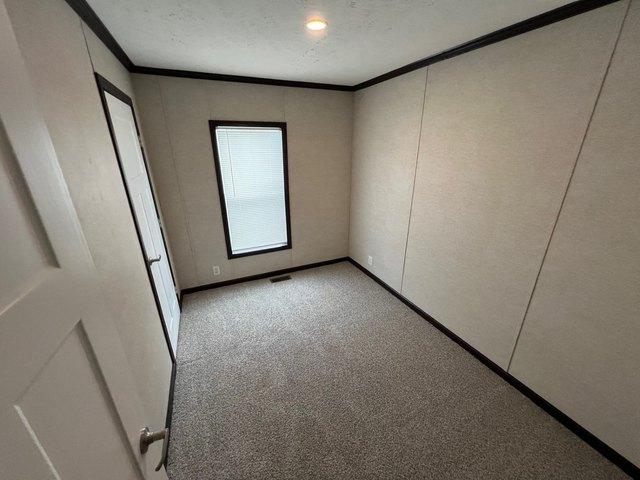 335 Kingsbrooke, Newport, MI 48166