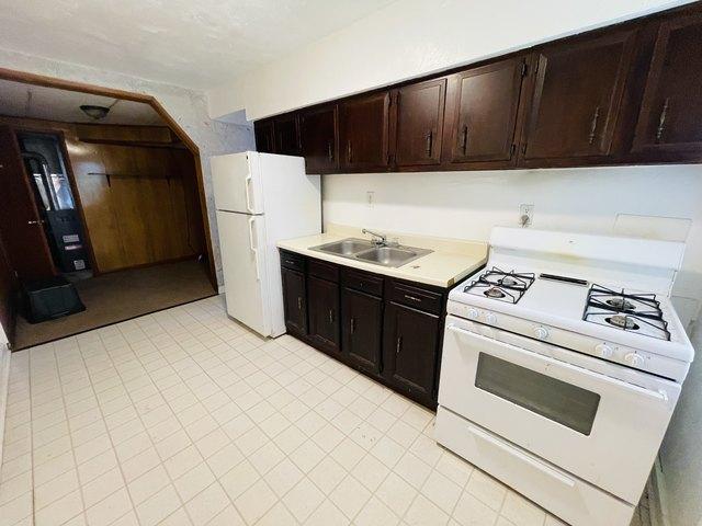 335 Hemlock Dr, Carnot Moon, PA 15108